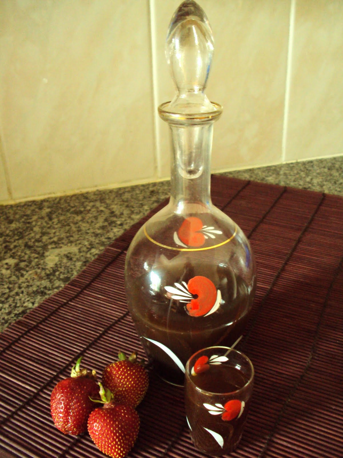 Nárwen's Cuisine - Sabores do Mundo : Licor de Morango