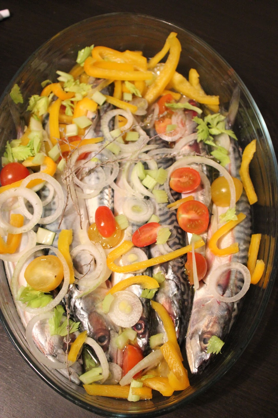 Maquereaux au four au vin blanc et petits légumes