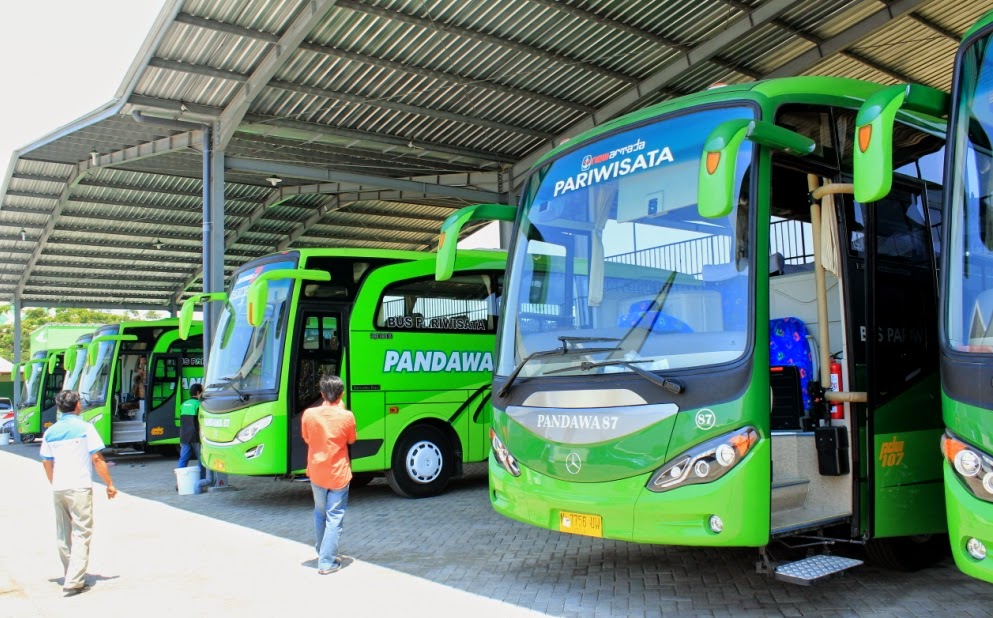 Foto Gambar Garasi Bis Pariwisata Pandawa 87 | Blognya Busmania