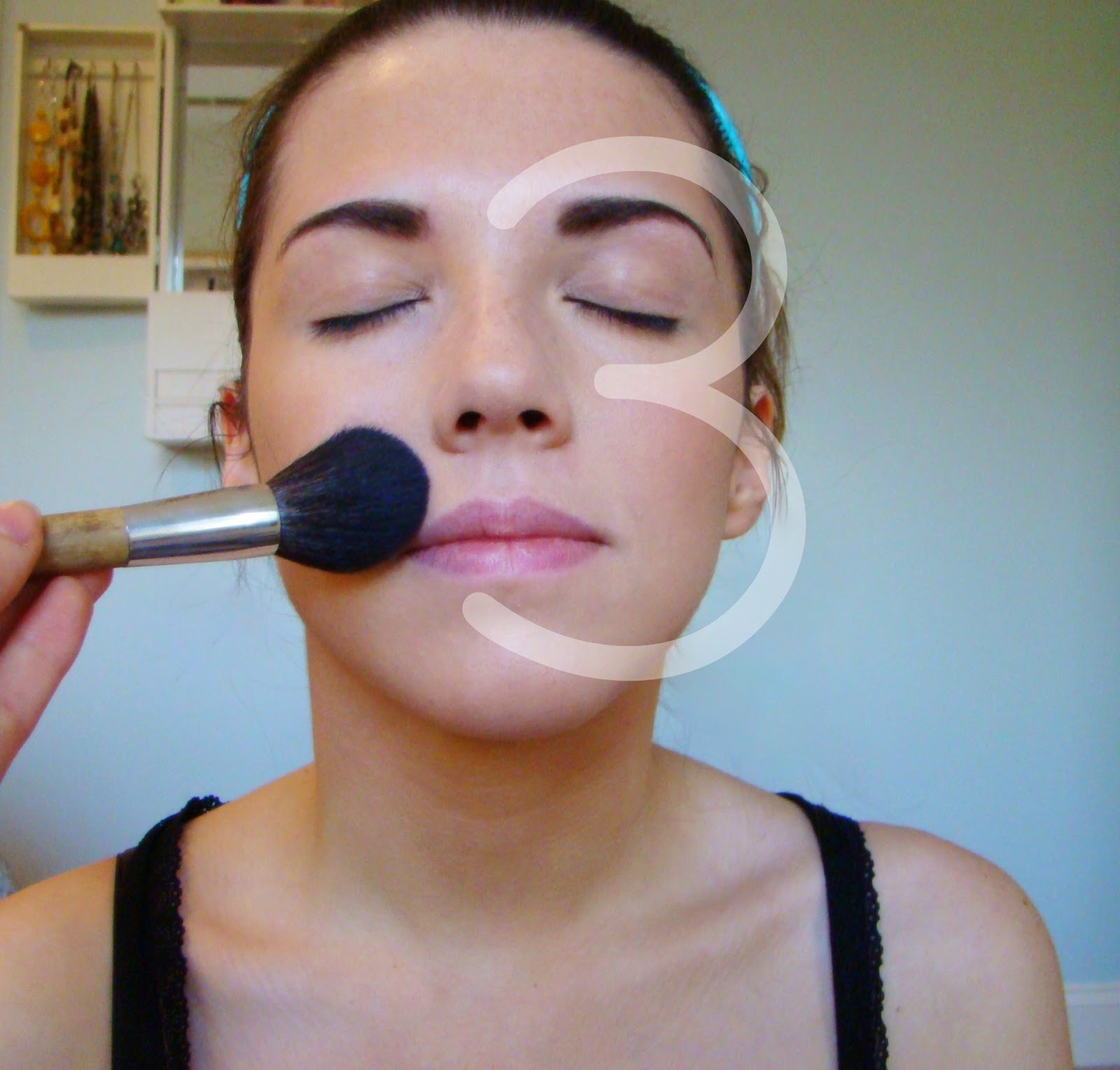 Musette: How to apply bronzer and get a sunkissed glow