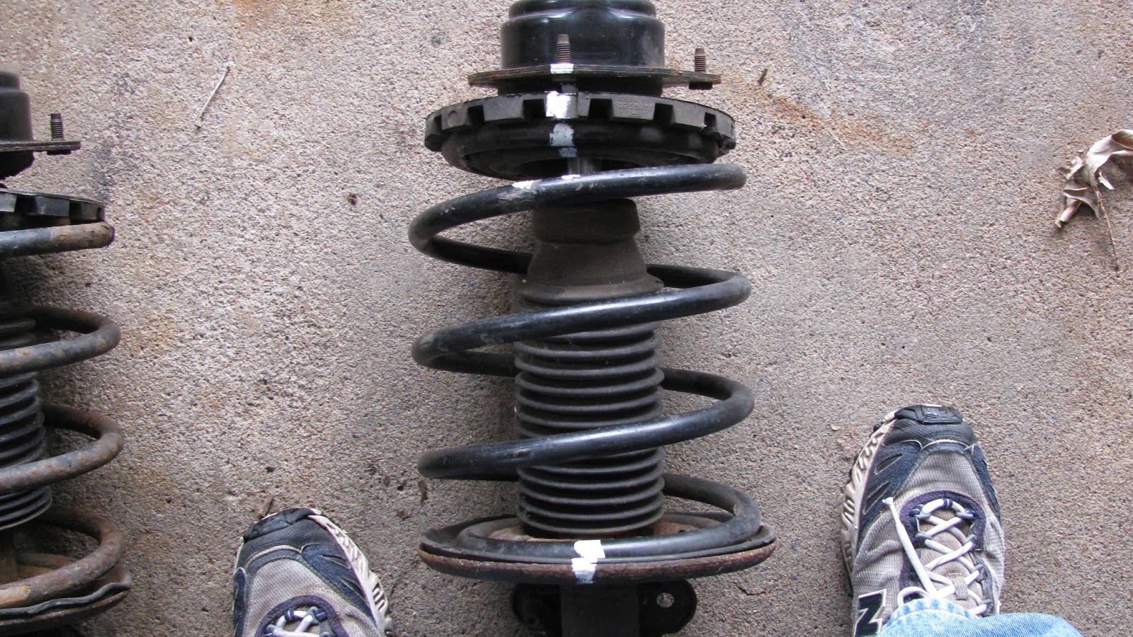 The Original Mechanic: How to replace the struts on a 1996 to 2002 ...