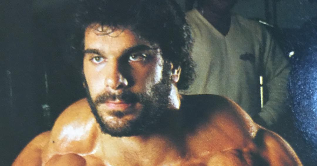 The Ultimate Hercules Blog: Lou Ferrigno flexing