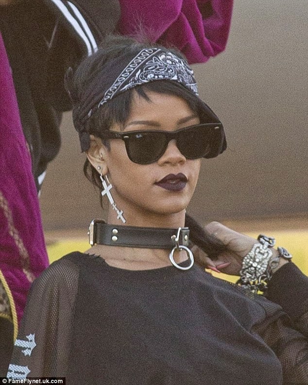 MissMay: Is Rihanna obsessed with chokers?