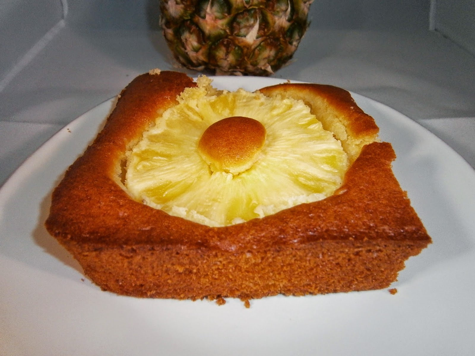 Délices d'une novice: Gâteau à l'ananas frais