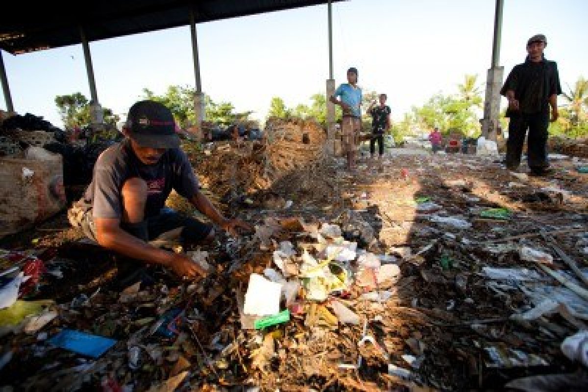 Poverty: Pictures of POVERTY in Indonesia