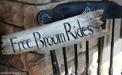 Fontaholic: Tuesday Tip: Painted Wooden Signs