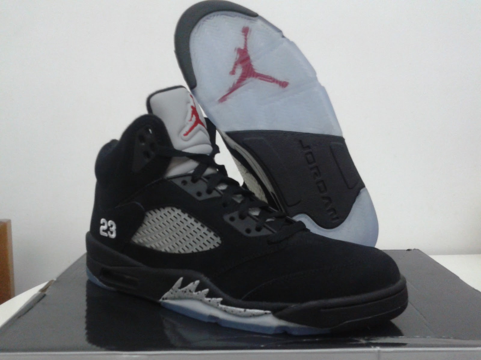 Konstantinos Rakopoulos: AIR JORDAN RETRO 5 SHOES AND THE SOLE!!!!!