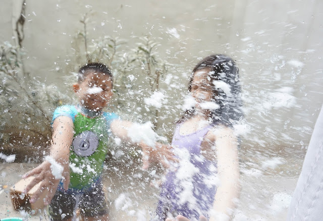 MrsMommyHolic: DIY Diaper Snow