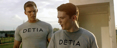 birthdays: Alan Ritchson (gifs)