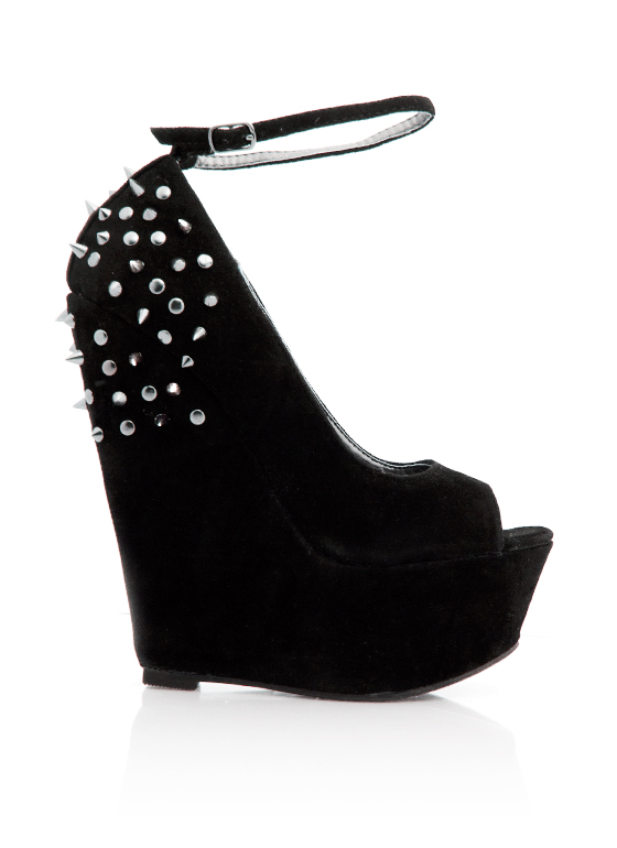 TREND TUESDAY: SPIKE/ STUDDED SHOES!!! - SAMTYMS