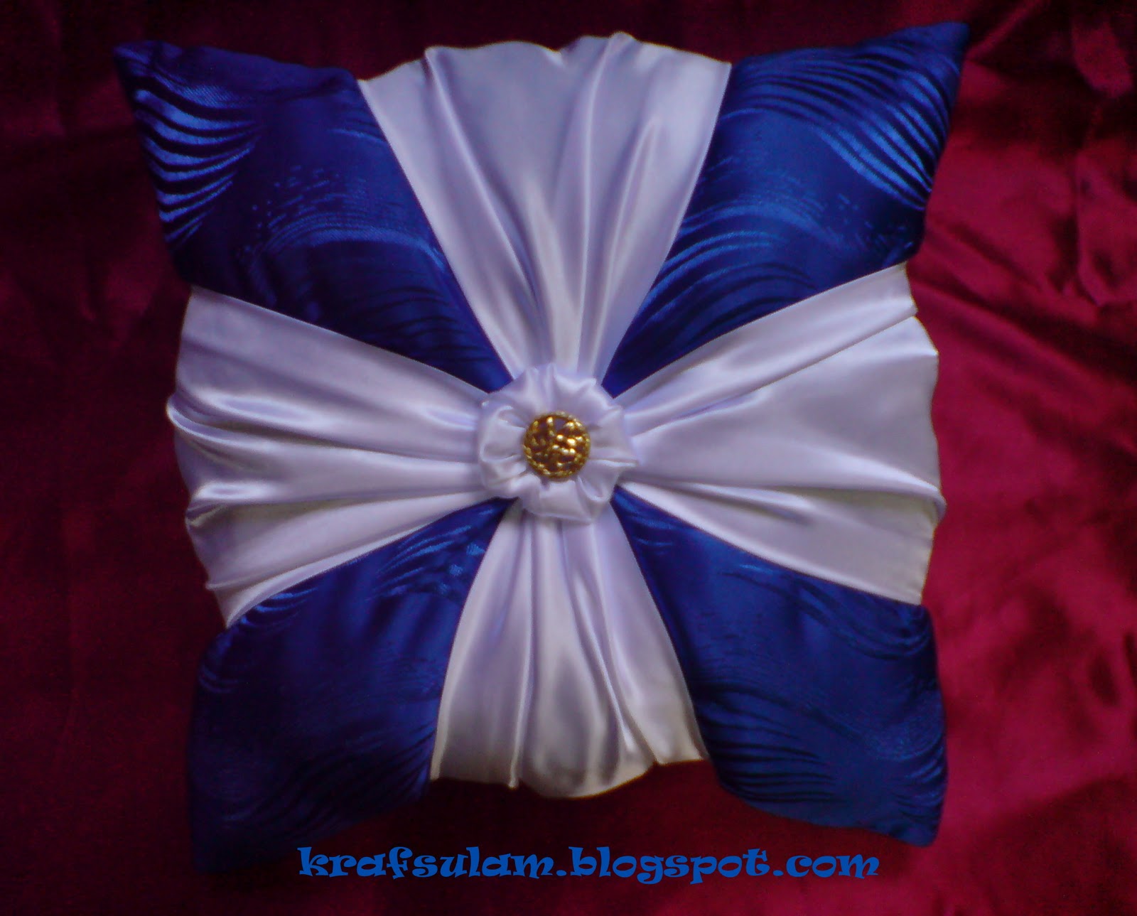 Kraftangan, Sulaman, Bantal: Bantal Hiasan