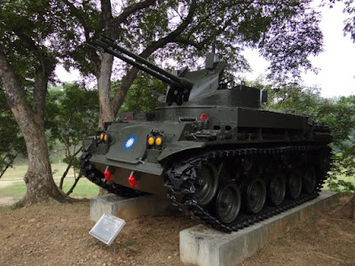 Blair's 軍事,警察及消防攝影: M42 Duster 雙管防砲戰車
