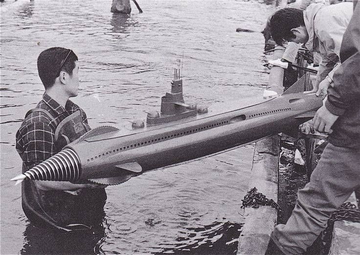 La mirilla caleidoscópica (versión II)...del terror y sci-fi: AGENTE 04 ...