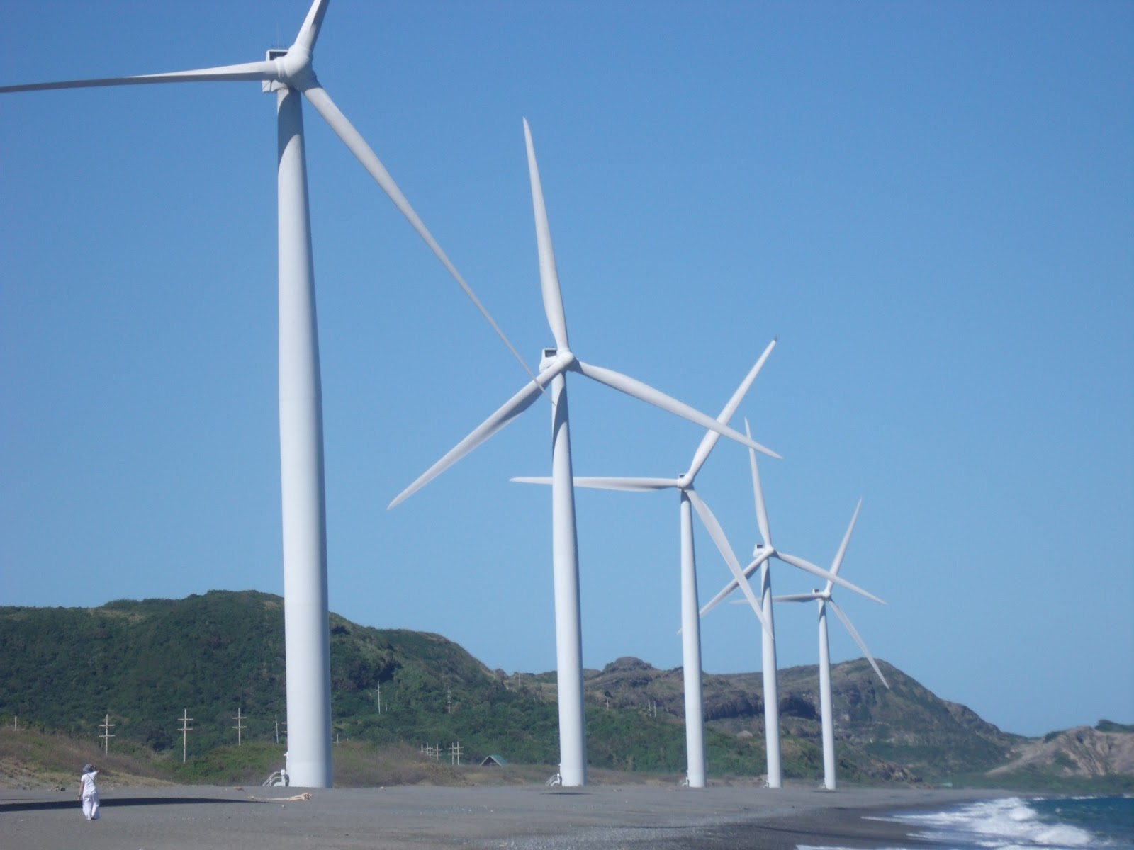 the adventures of "Dora" ... ;): ... Bangui Windmills, Ilocos Norte .. ;)