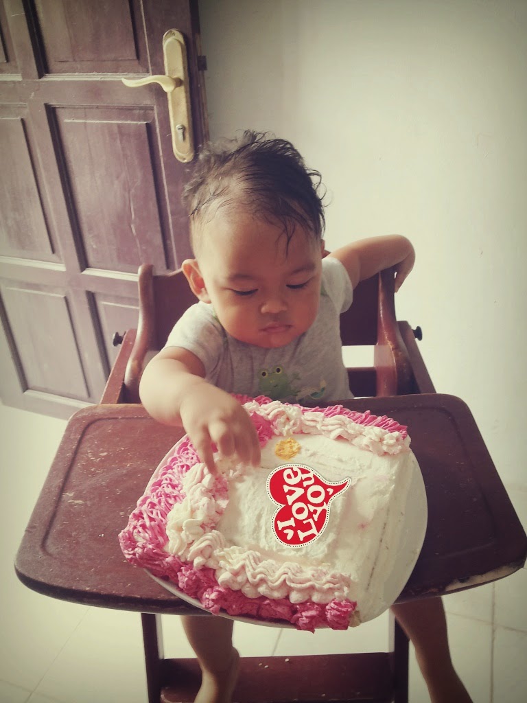 Happy First Meet Day, Love! - Cerita Cha Tentang Hal Biasa