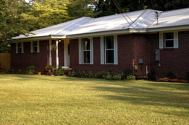 Spunky Junky: {House Guest} Little Brick House...and a giveaway!