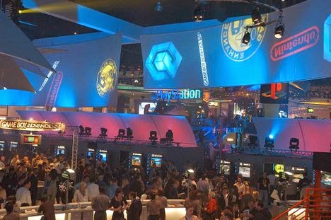 E3 2003 mostra a sua potência com o anúncio do PSP, Half-Life 2 e muita ...