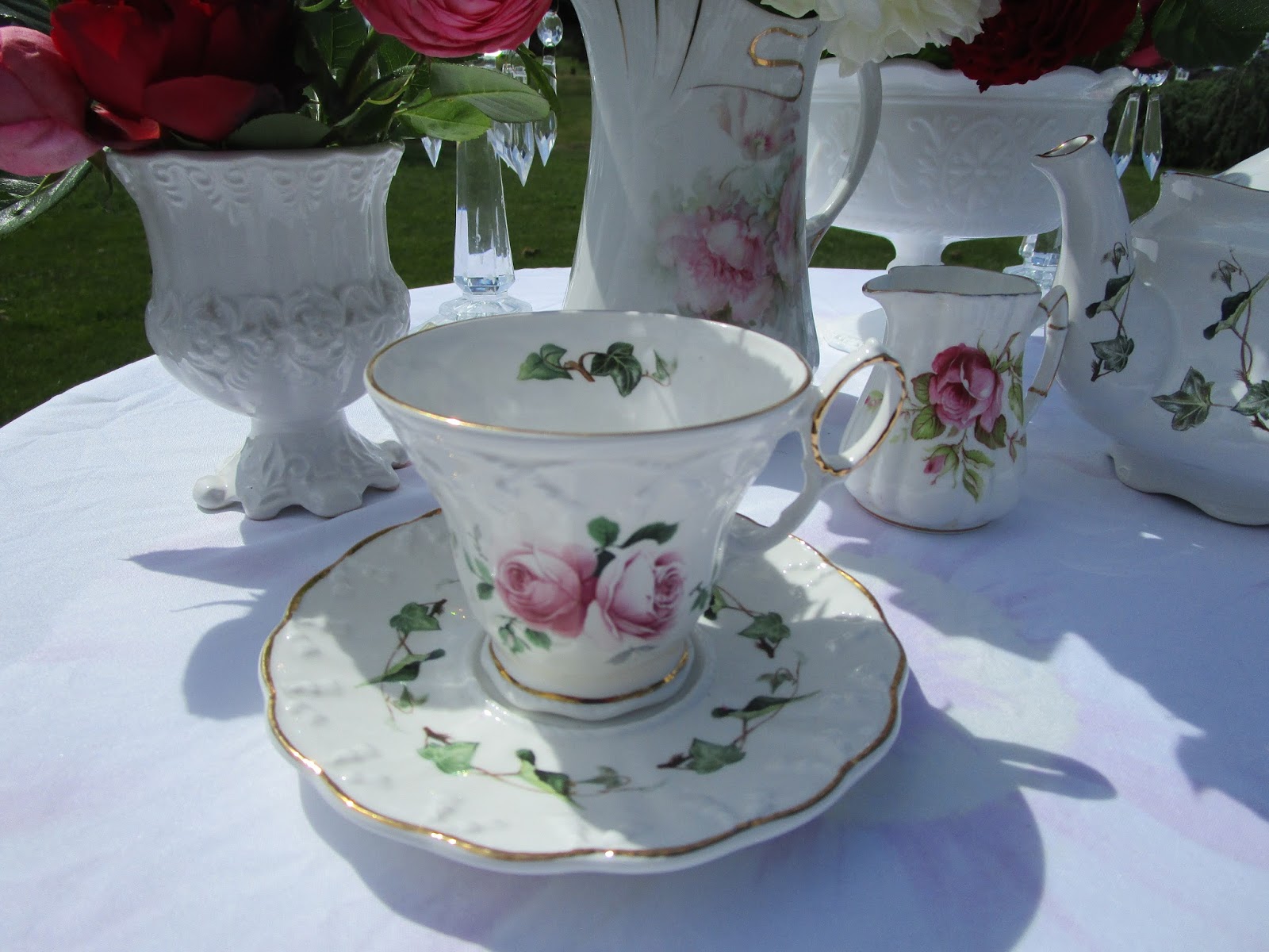 Karen's Cottage and Castle: Roses and Ivy for Tea Time