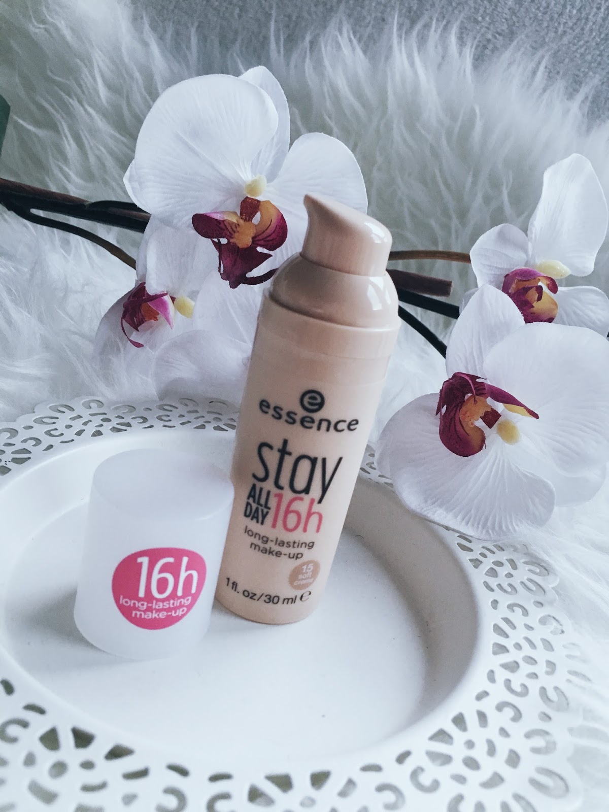 Beauty Emy: Nouveau test fond de teint Essence Cosmetics || Stay All ...