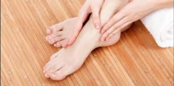 4 CARA MUDAH DAN ALAMI UNTUK MENGHILANGKAN KORENGAN BESERTA BEKASNYA ...