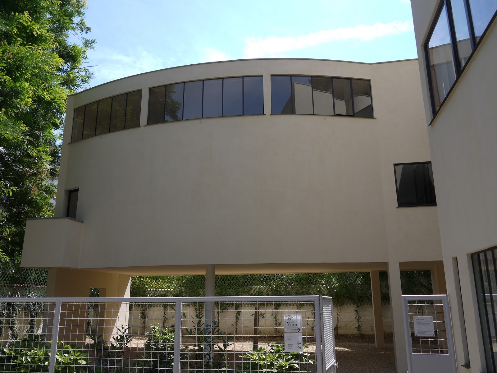 Adrian Yekkes: Villa La Roche - Le Corbusier's design for a Swiss art ...