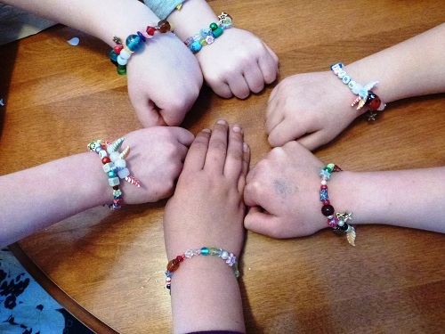 Fun Memory Wire Bracelet Making Party for Little Girls / The Beading Gem