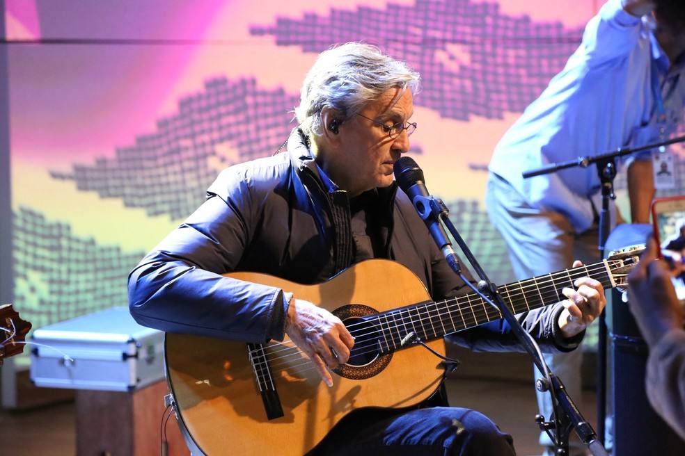 Caetano Veloso ...en detalle.: 2017 - CAETANO MORENO ZECA TOM VELOSO [2]