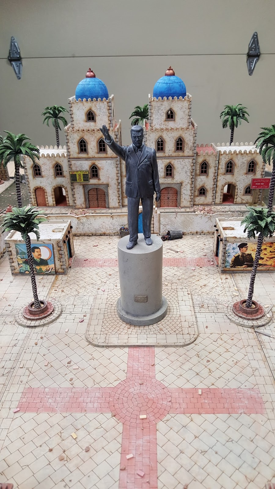 Jay's Wargaming Madness: 28mm Modern Iraq - Saddam Statue
