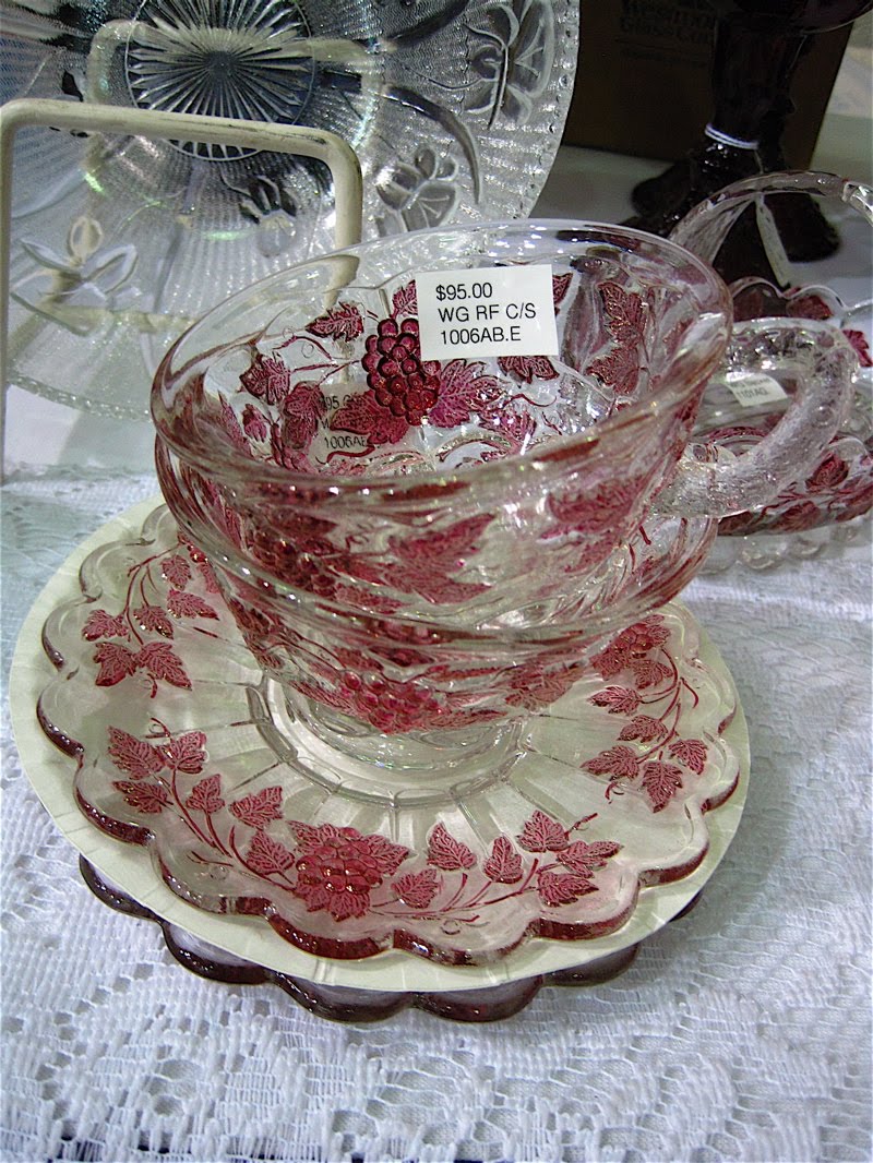 Tea With Friends: A visit to the Depression Glass Show