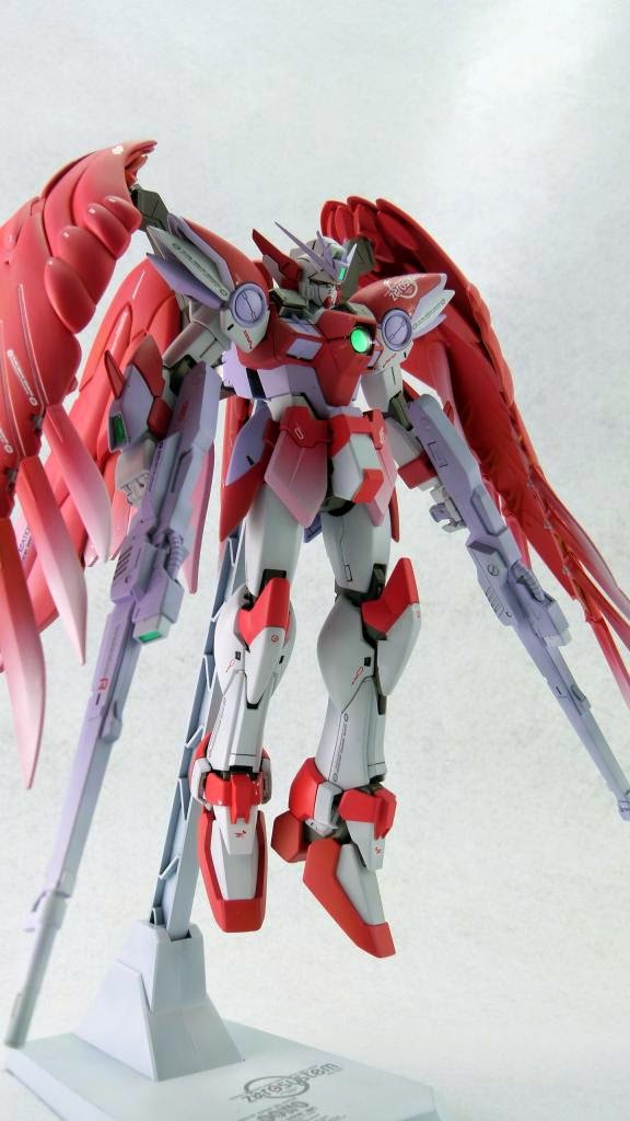 Custom Build: MG 1/100 Wing Gundam Zero Custom EW "Red Wings"