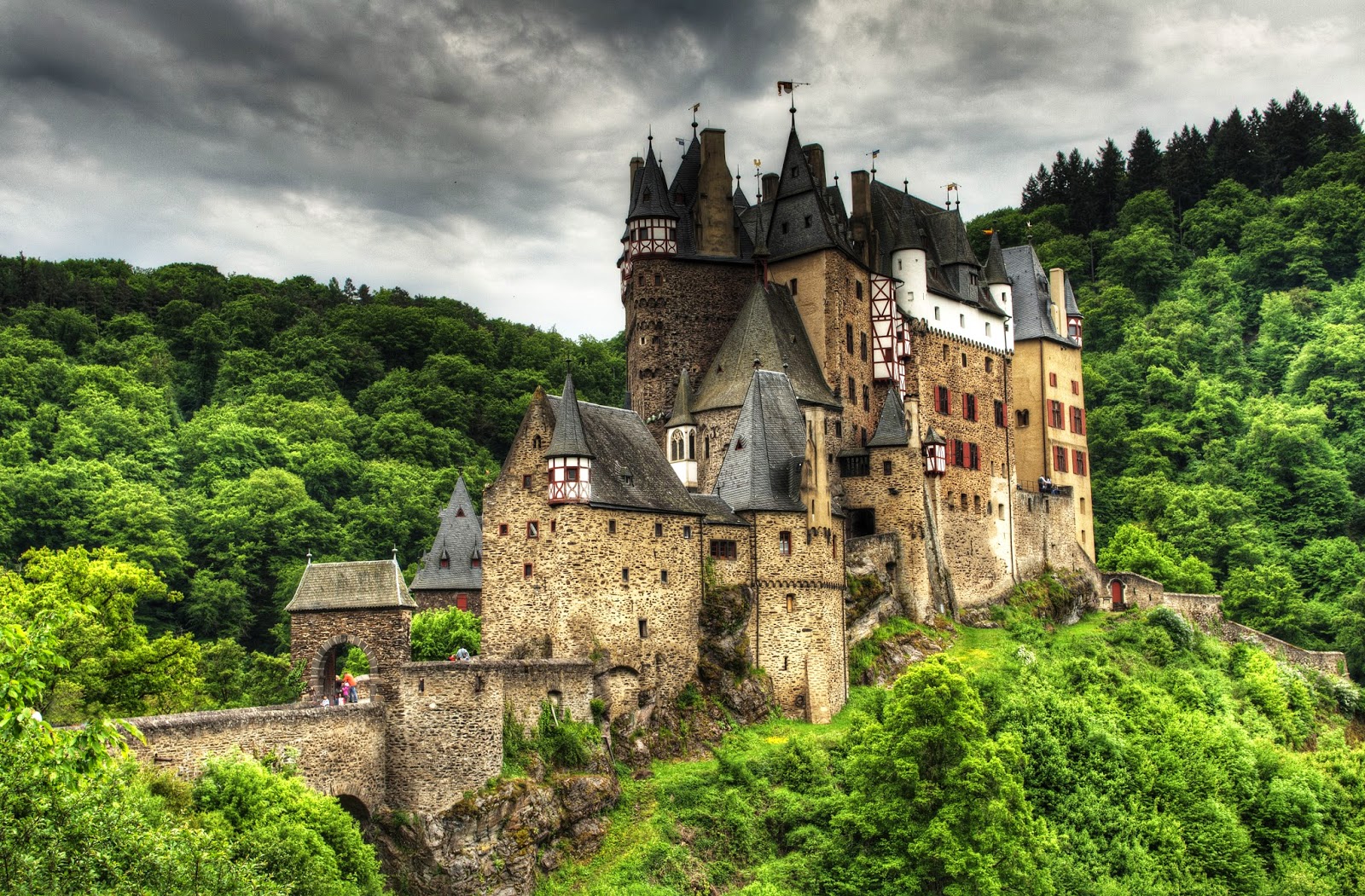 25 Real Life Fairytale Castles around the world - The Aussie Flashpacker