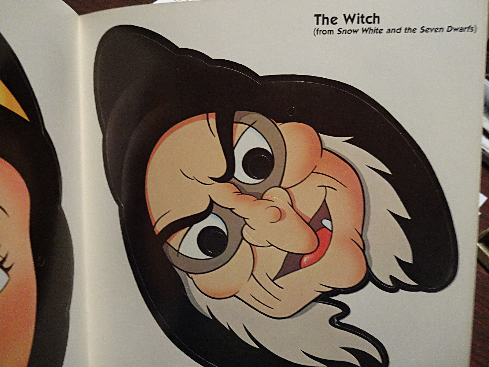 Filmic Light - Snow White Archive: 1985 Disney Book of Masks
