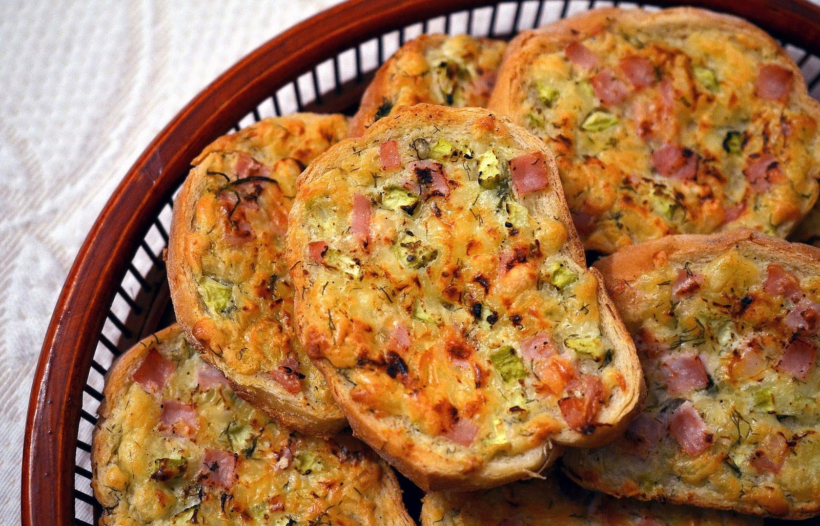 Sandvisuri crocante la cuptor