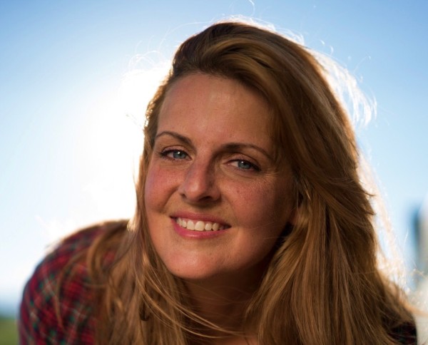 Donna Marie Beard – Idol Features