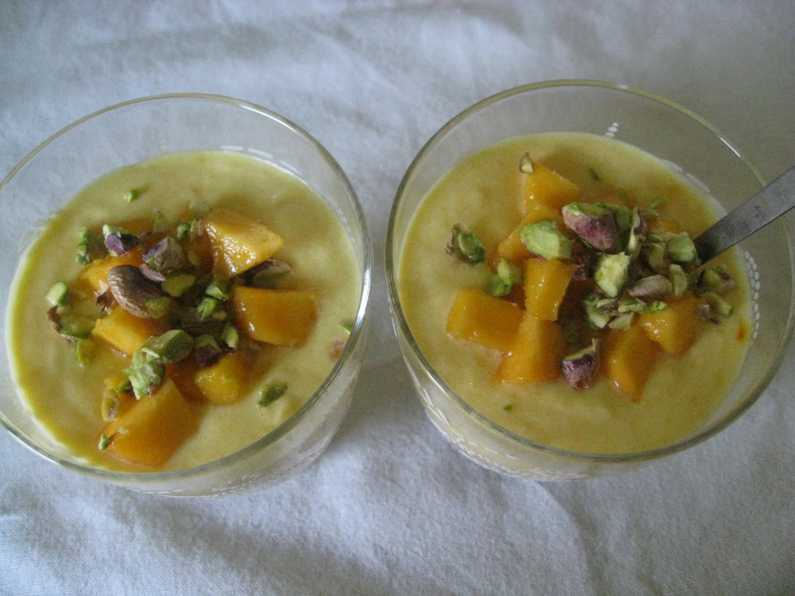 Cupcakeluv: Mango cream/mango shirkand/ mango malai