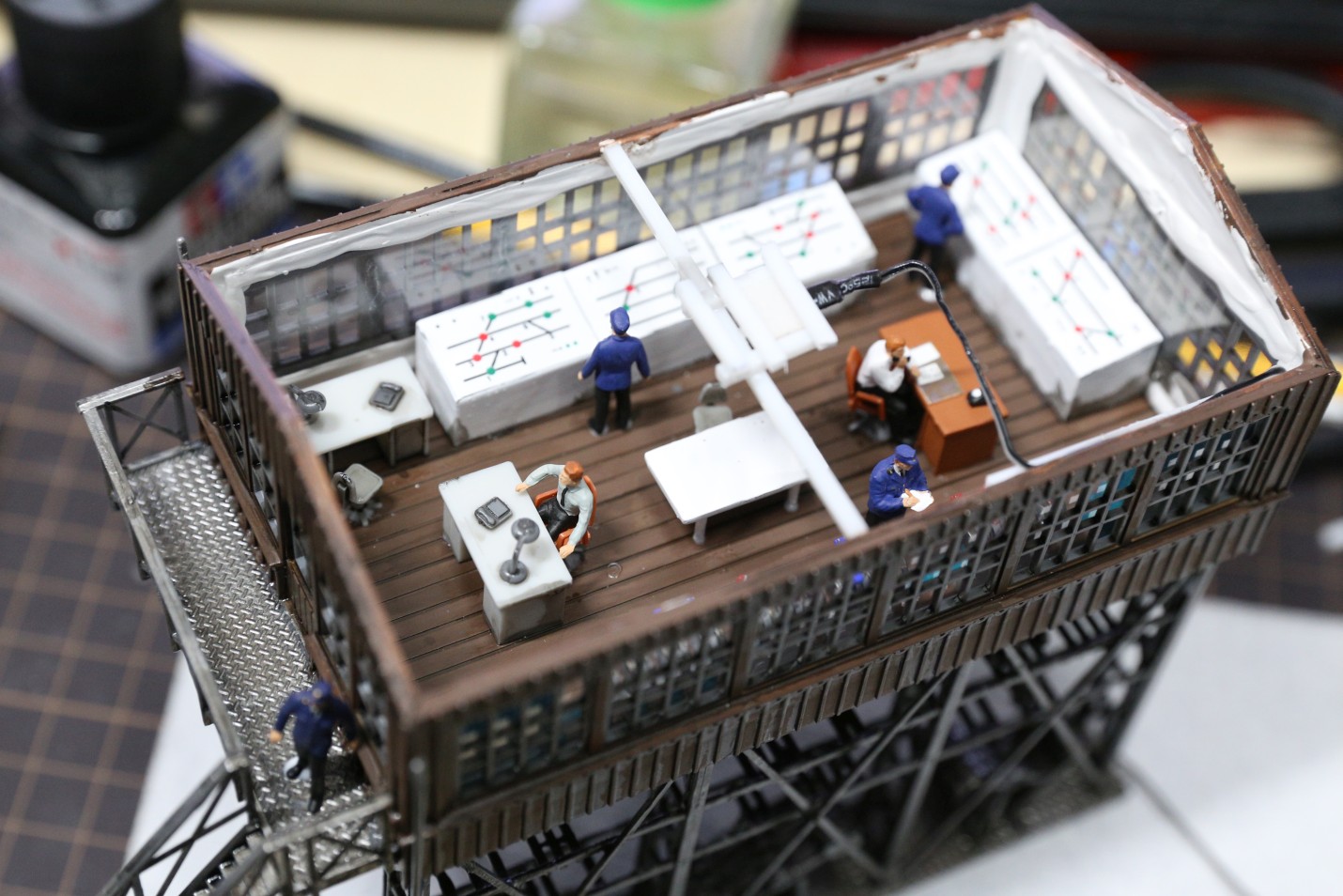 インテリアの配置は見栄え重視の配置できっと現実とはかけ離れているはず。