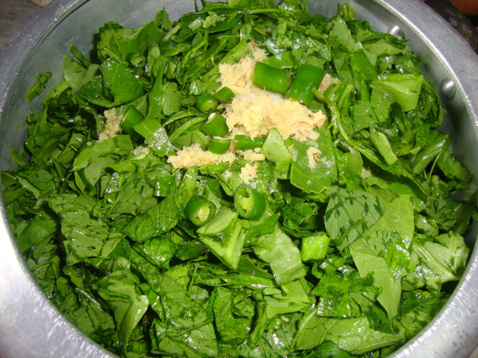 Cooking Delights: Sarsoo ka saag