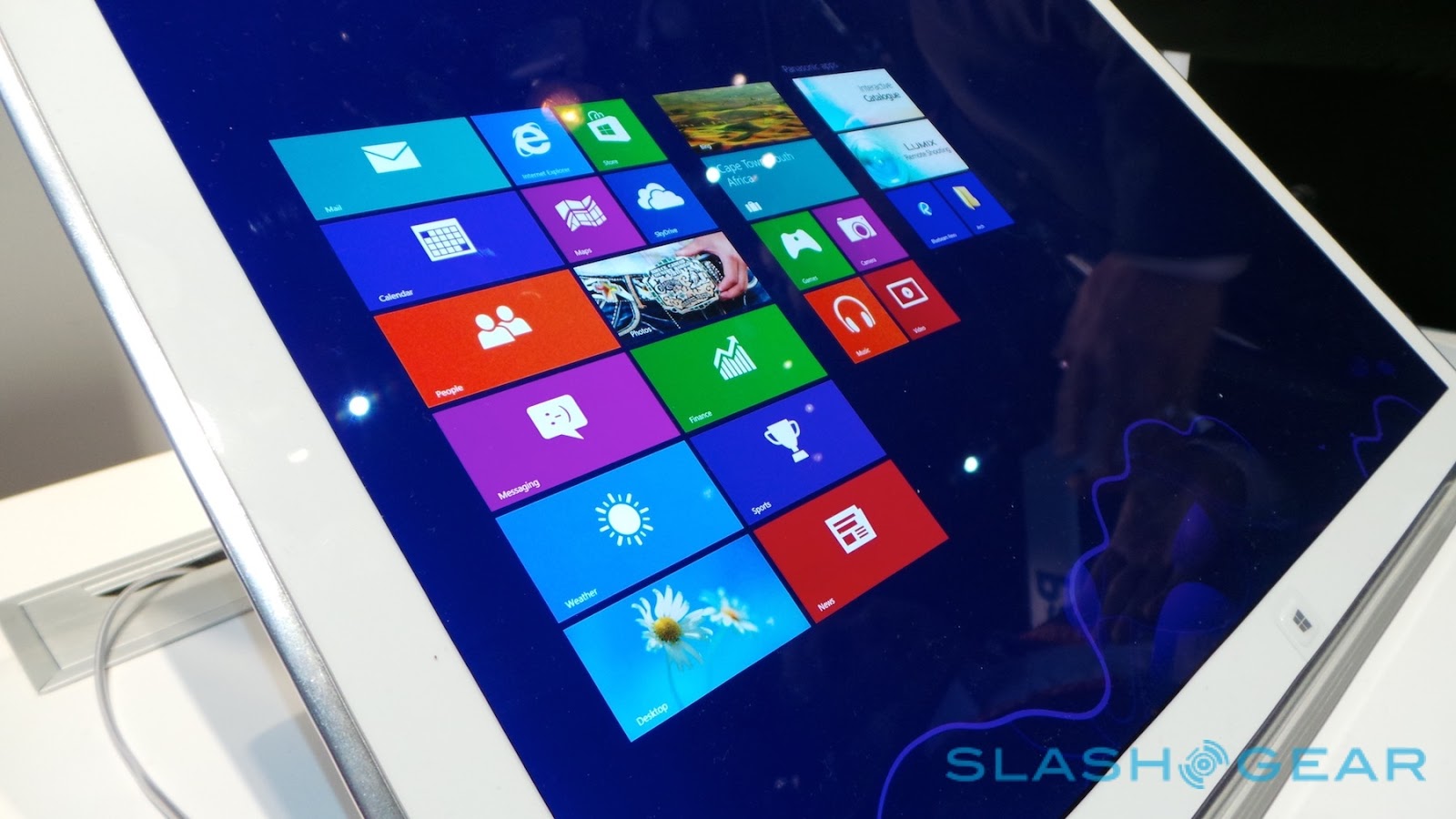 Mundo Tecnológico: Enorme prototipo de Tablet de 20” presentado por ...