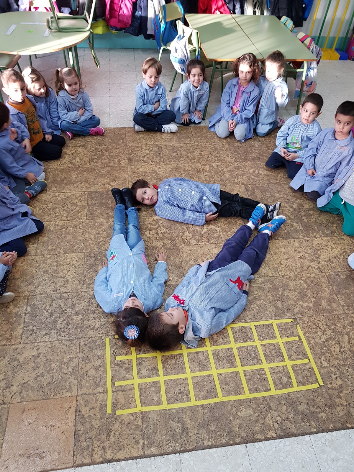 La clase de María José: DESCUBRIENDO EL TRIÁNGULO