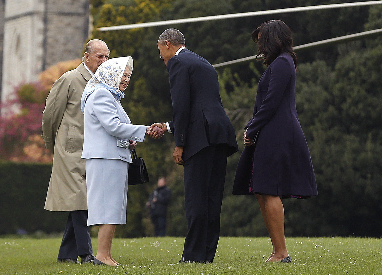 Barack and Michelle Obama Meet With Queen Elizabeth and Prince Philip ...