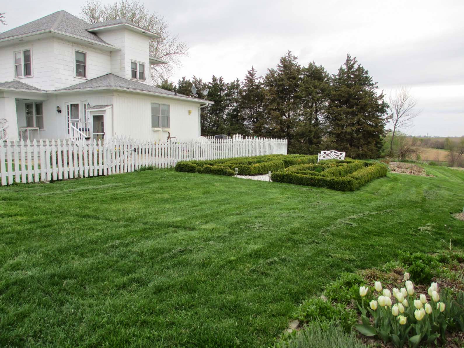 Garden Fancy: April 2015