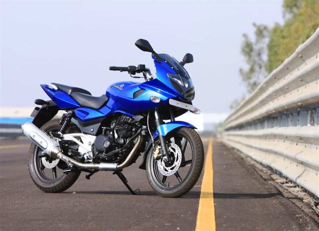 Auto Review: Bajaj New Pulsar 220 F