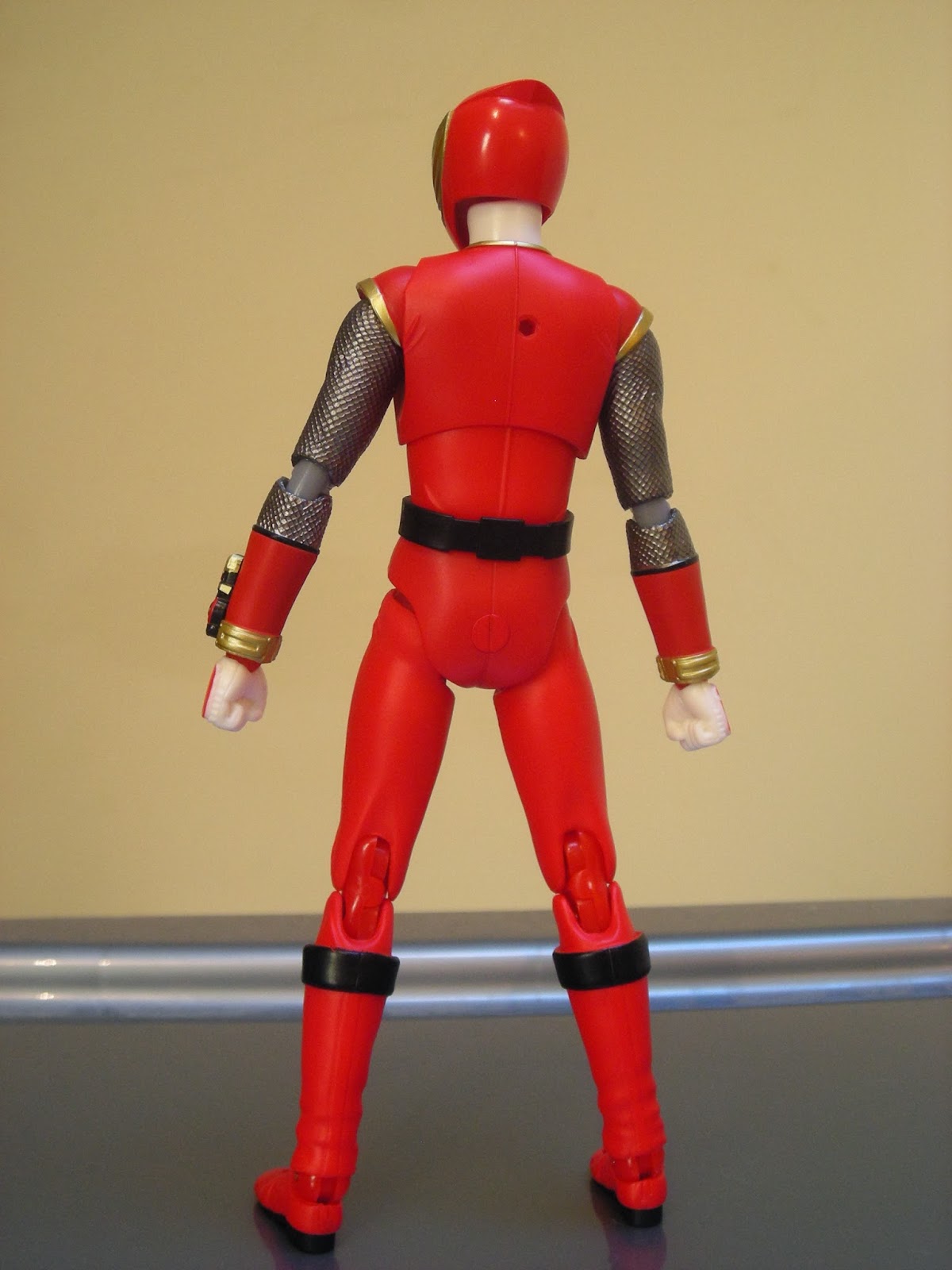 My Shiny Toy Robots: Toybox REVIEW: S.H. Figuarts Hurricane Red