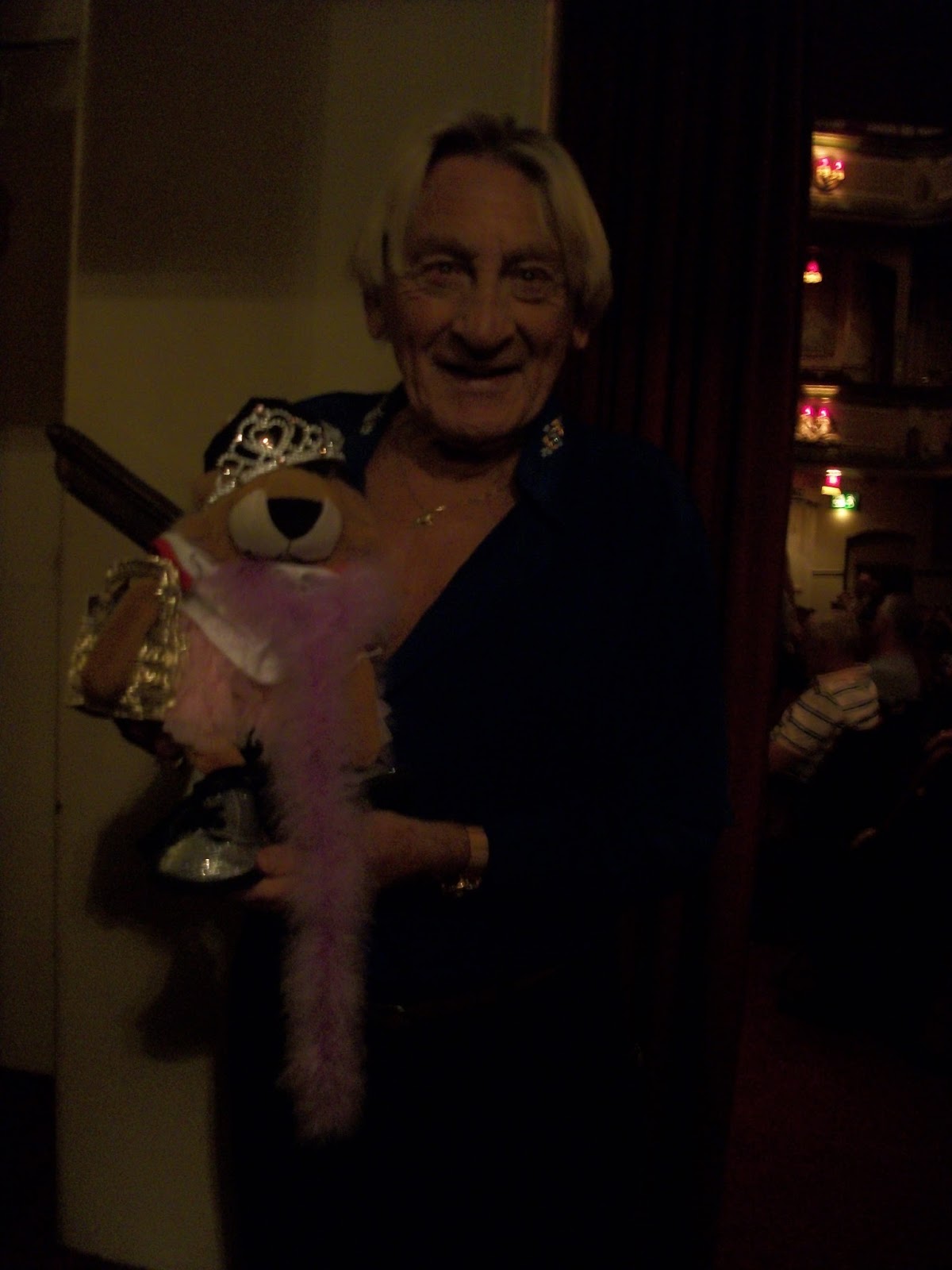 What's Lenny Up To Now?!: LENNY POSES WITH ACTOR, DAVID RAVEN...??!!