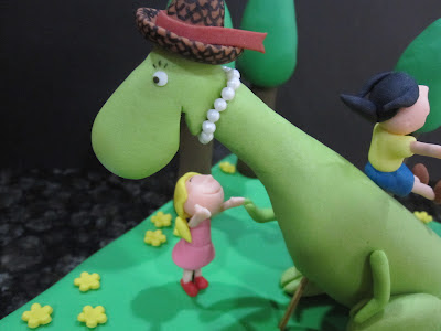 J's Cakes: Edwina, The Dinosaur Who Didn't Know She Was Extinct!