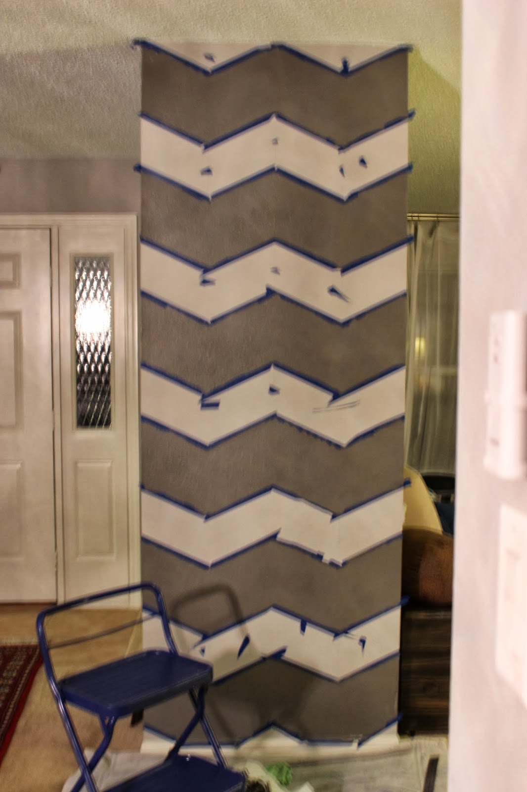 This and that: kids, diy and good times.: Chevron painted wall DIY