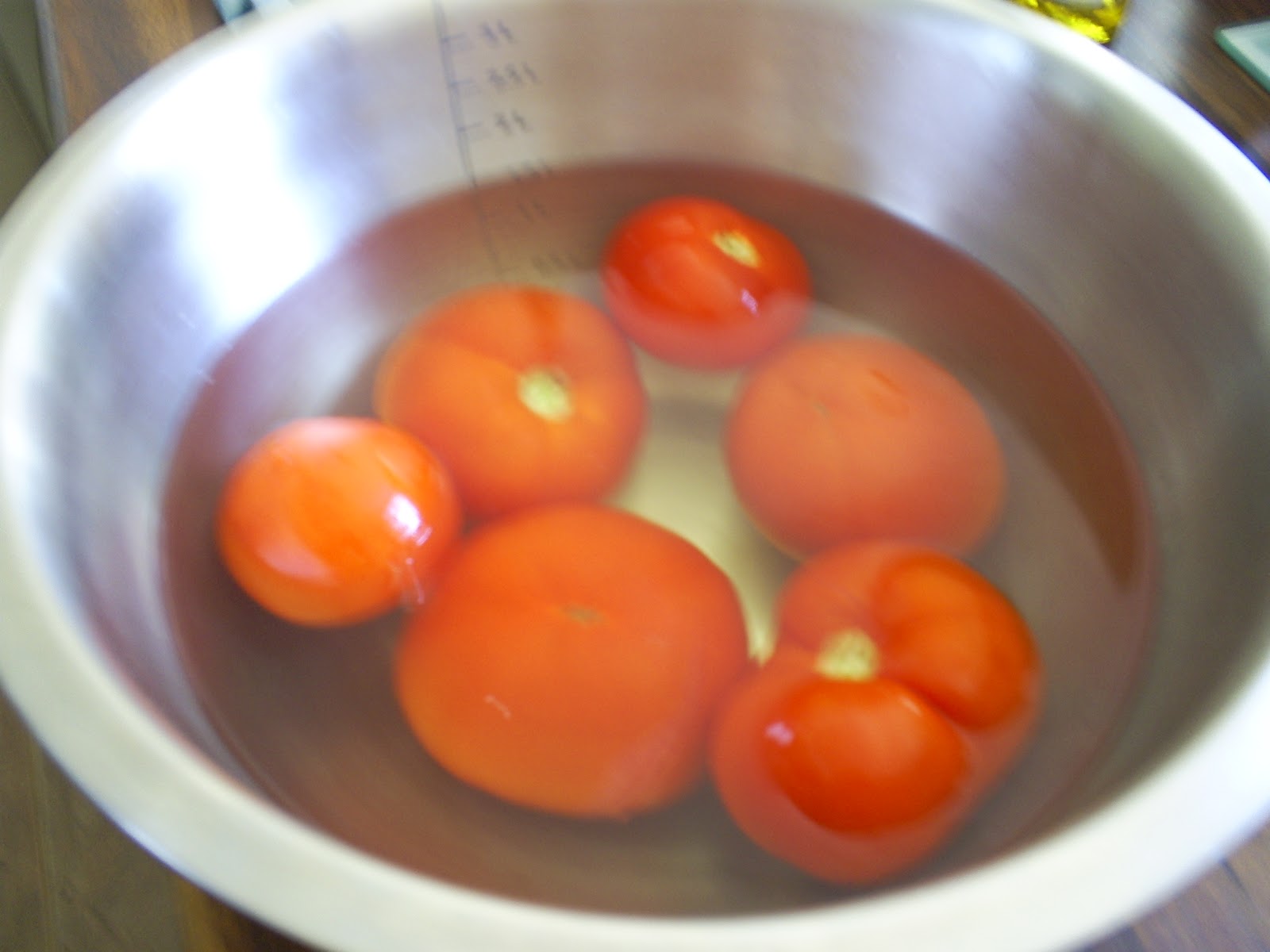 Tomatid omas mahlas ~ Liz&Kätlin