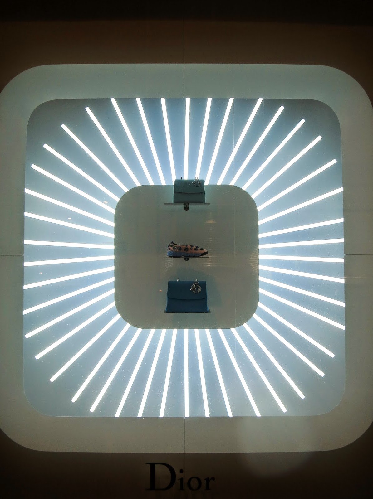 RetailStoreWindows.com: Dior, London