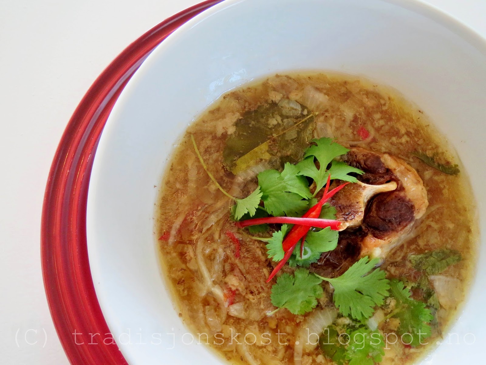 Tradisjonskost: Næringsrik Langtidskokt Kraftfull Oksehalesuppe med ...