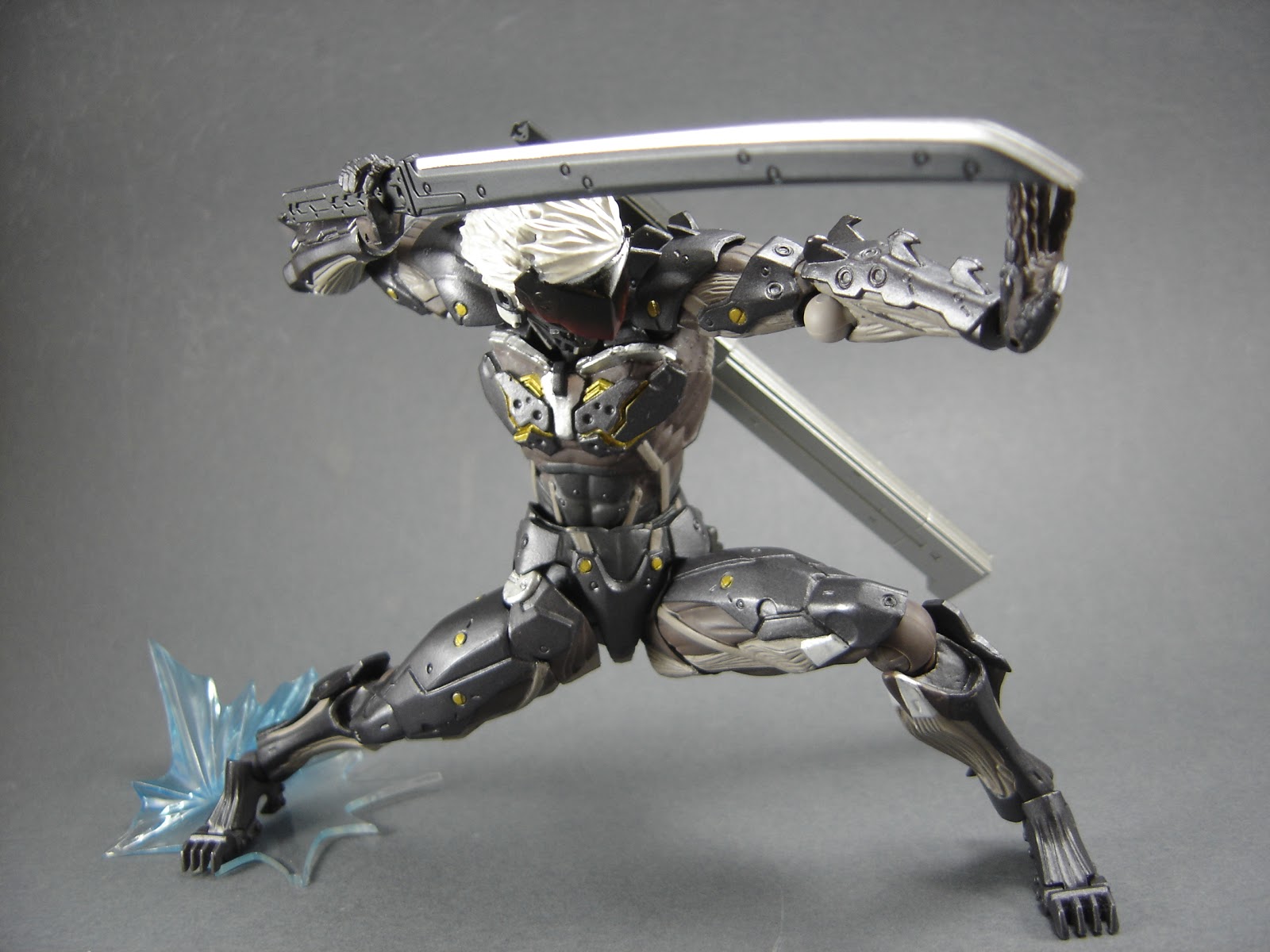Lightning Ace's gundams: Revoltech Raiden from metal gear rising ...